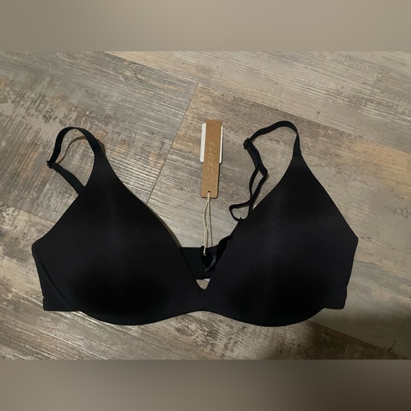 SKIMS | Intimates & Sleepwear | Skims Wireless Form Super Push Up Bra ...